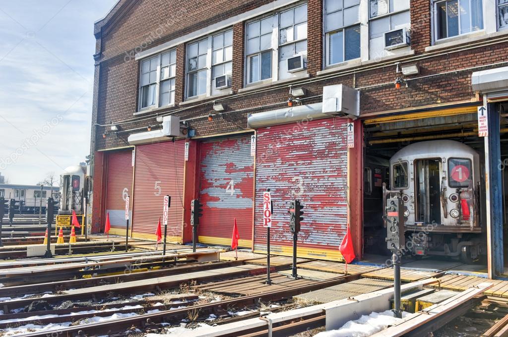 240th Street Train Yard (Van Cortlandt Yard) — Stock Photo © demerzel21 ...