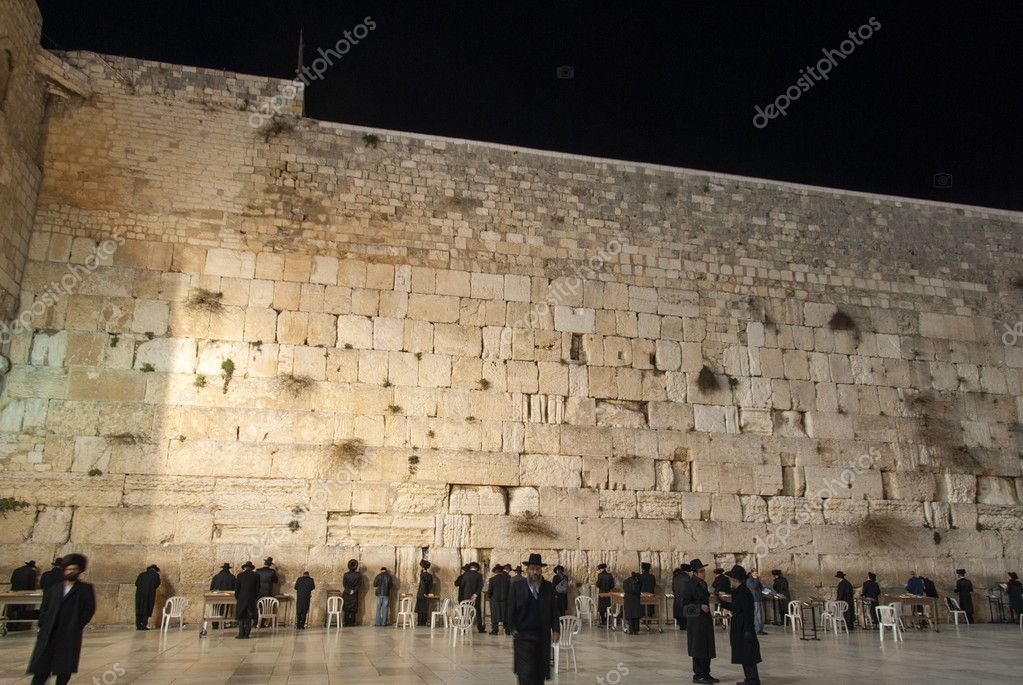 Muro del Oeste (Muro de los Lamentos), Jerusalén por la noche — Foto de stock #63778901 © demerzel21