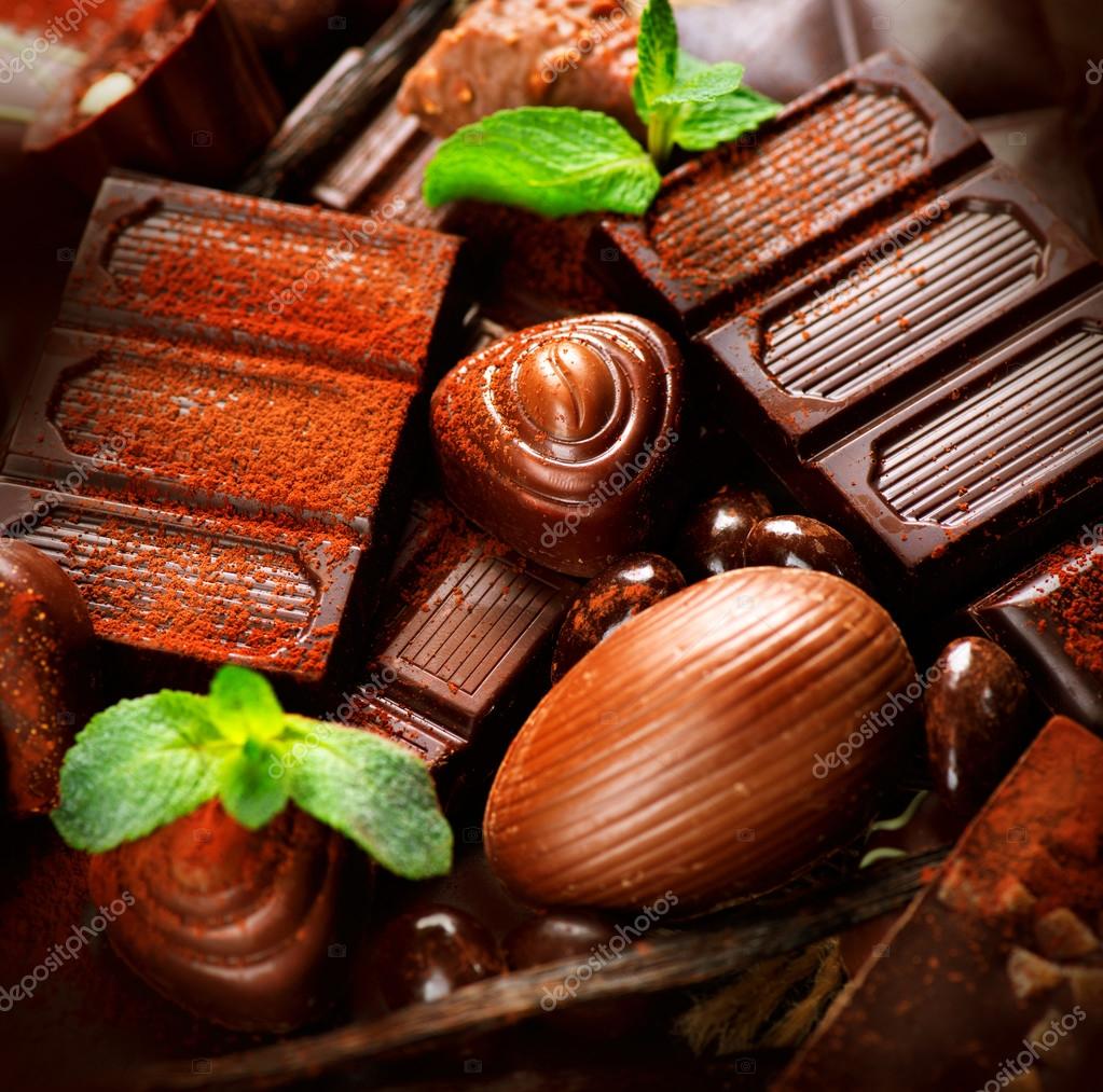 Praline chocolate sweets Stock Photo by ©Subbotina 80039042