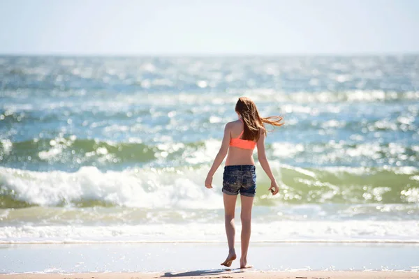Tween beach Stock Photos, Royalty Free Tween beach Images | Depositphotos