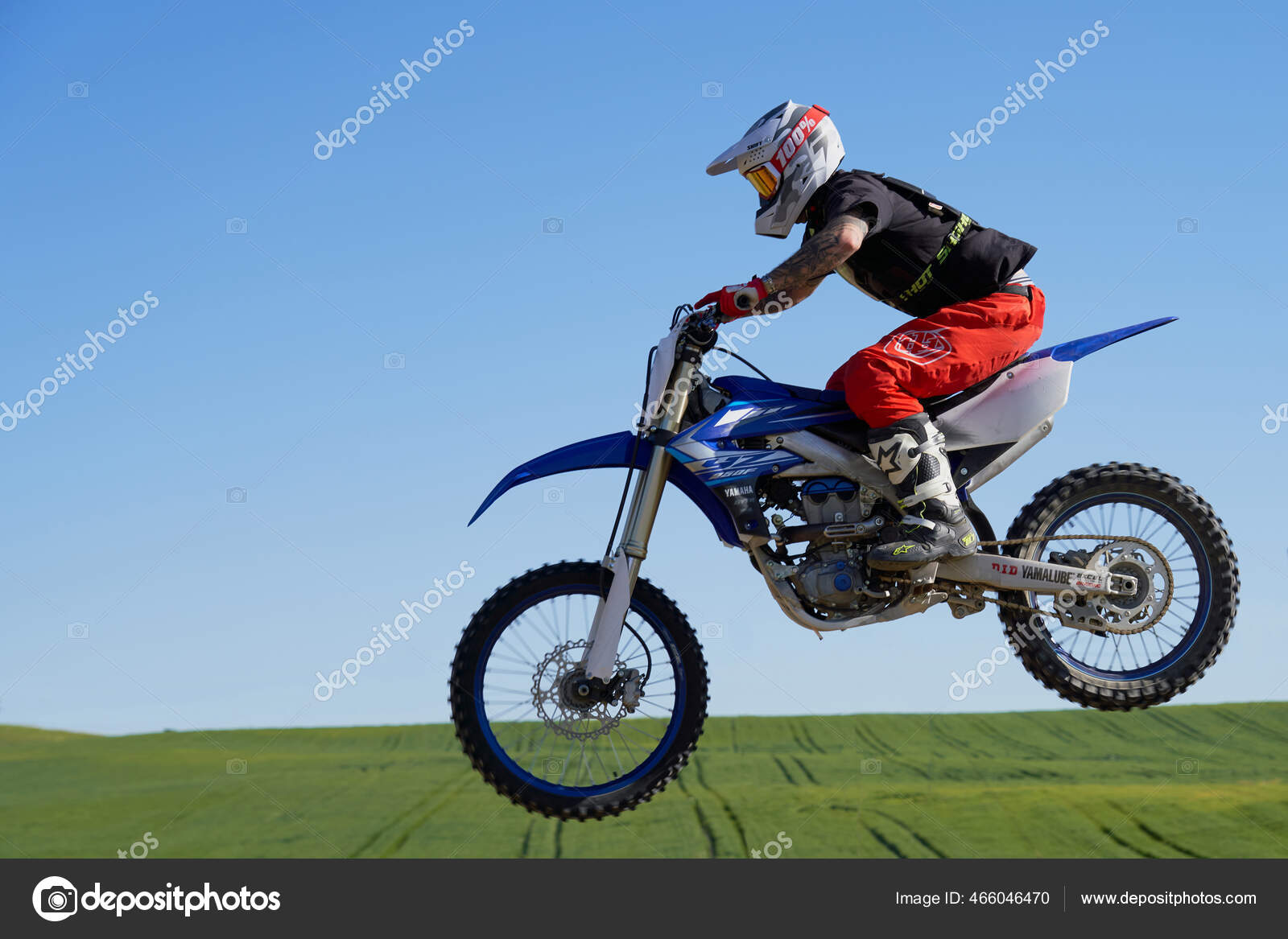 Side View Man Performing Stunt Motorcycle Motocross — Stock Editorial ...