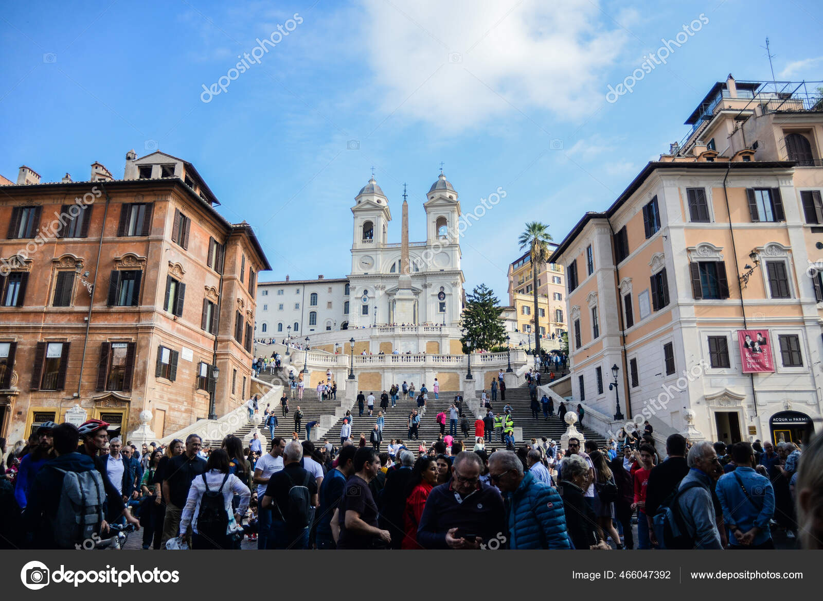 Crowd Goes Streets Rome – Stock Editorial Photo © Cavan #466047392