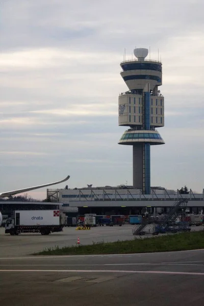 Runway control tower Stock Photos, Royalty Free Runway control tower ...