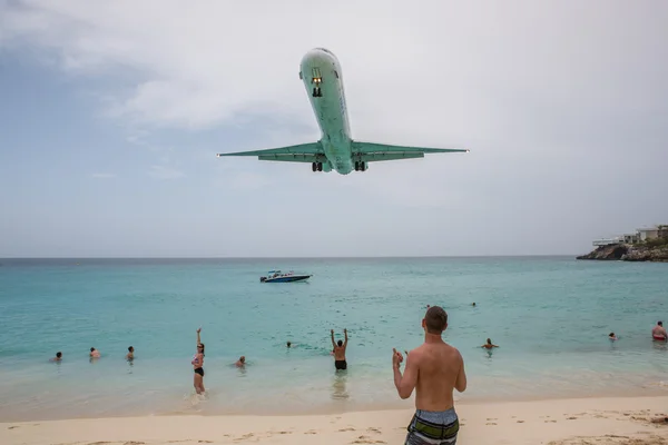 Plane arriving in St. Maarten Airport — Stock Photo © jovannig #1590147