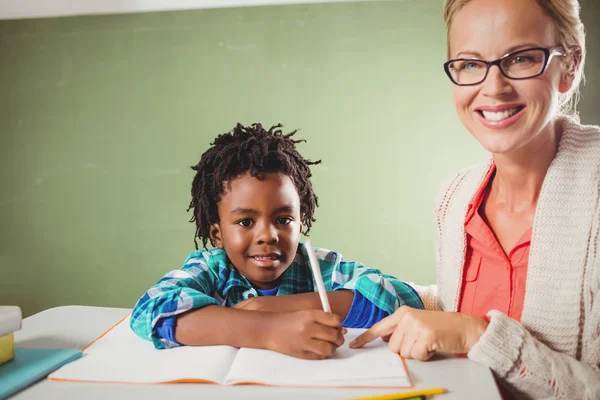 Profesora explicando fotos de stock, imágenes de Profesora explicando ...