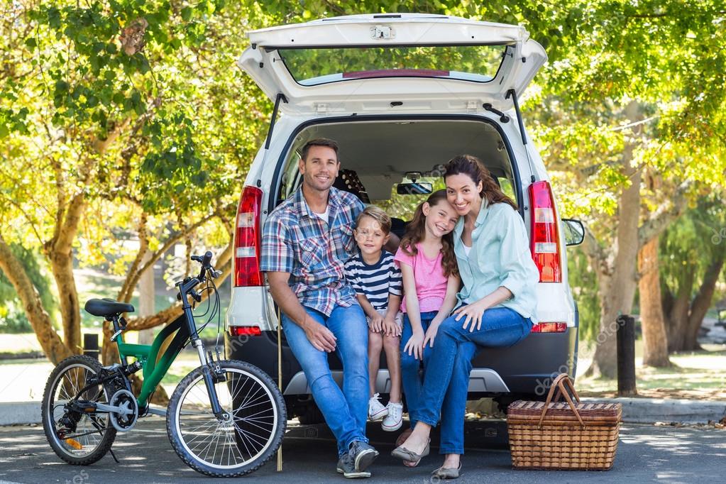 Family getting ready for road trip — Stock Photo © Wavebreakmedia #76364267