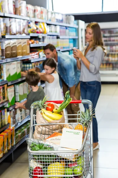 Family grocery shopping Stock Photos, Royalty Free Family grocery ...