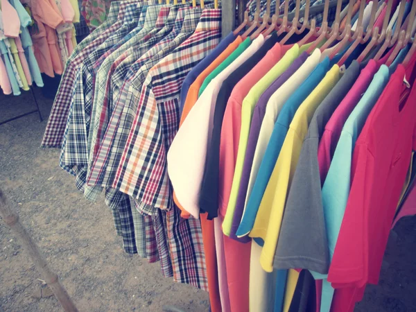 Fotos de Personas vendiendo ropa, Imagens de Personas vendiendo ropa ...