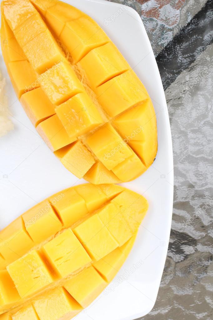 Ripe mango. Stock Photo by ©luknaja 69446737