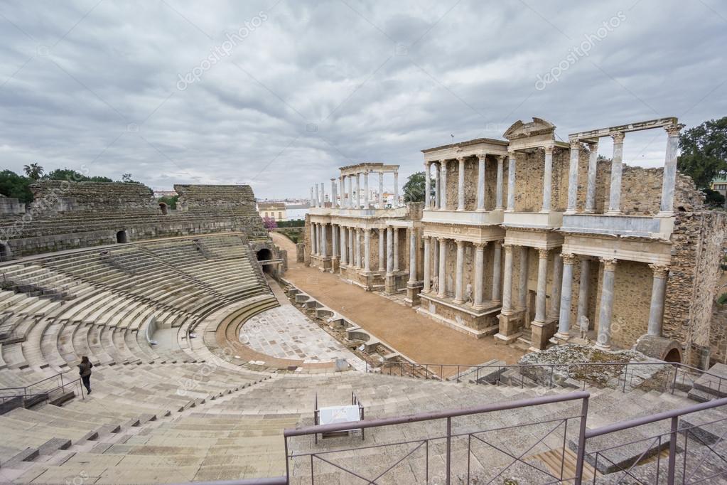 The Roman Theatre proscenium in Merida in Spain (en inglés). Vista ...