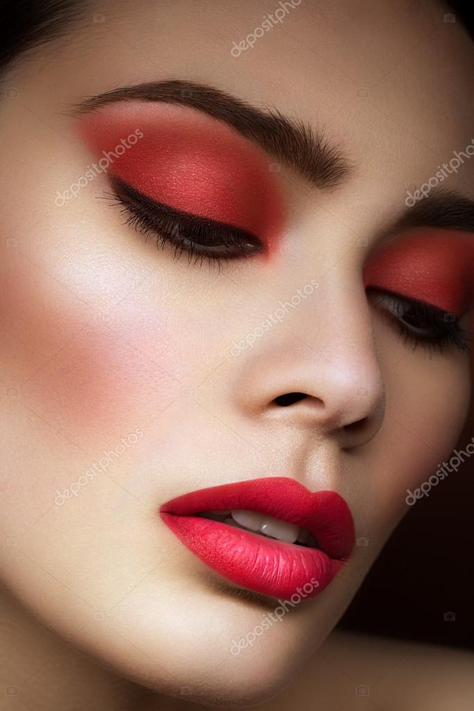 Girl with bright red makeup — Stock Photo © Svetography #92167932