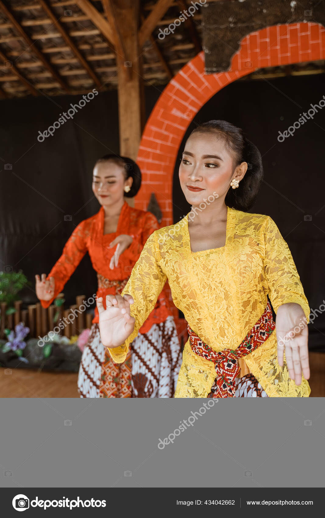 Portrait of a traditional javanese dancers — Stock Photo © odua #434042662
