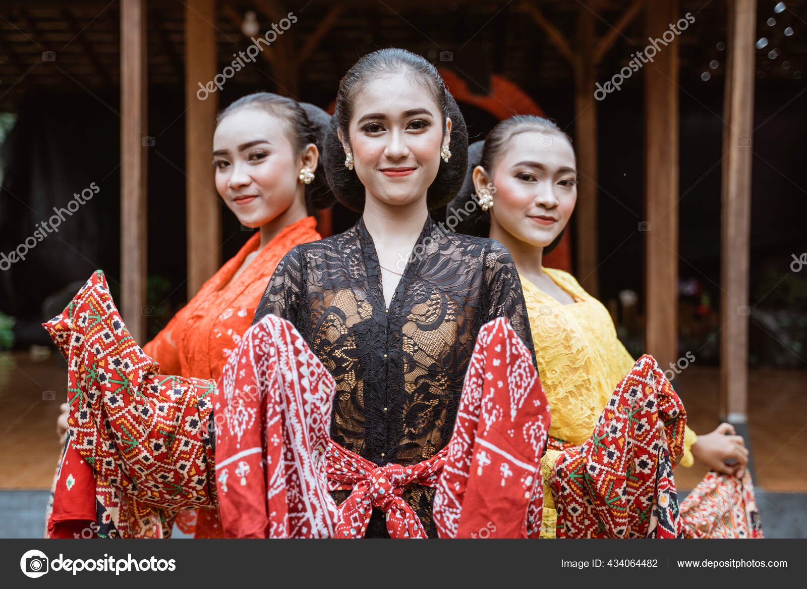 Portrait of a traditional javanese dancers — Stock Photo © odua #434064482