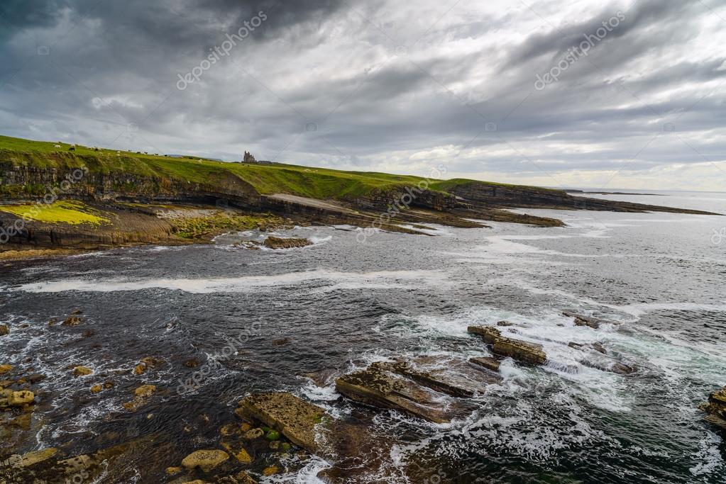 Mullaghmore hermosos acantilados y costa en el condado de Sligo ...