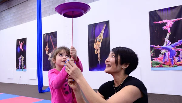 Circus plate spinning Stock Photos, Royalty Free Circus plate spinning ...