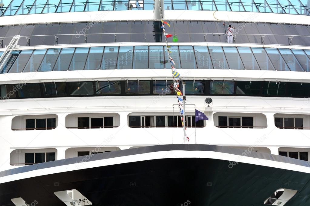 Worker cleans Cruises ship window – Stock Editorial Photo © lucidwaters ...