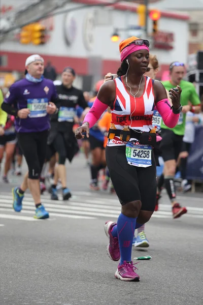 New York City Marathon runners traverse 26.2 miles through all five NYC ...