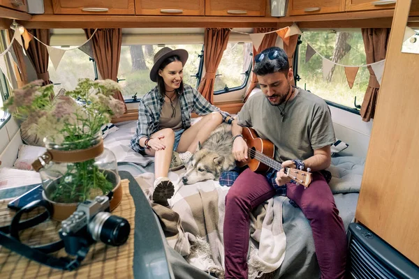 Campervan couple Stock Photos, Royalty Free Campervan couple Images ...