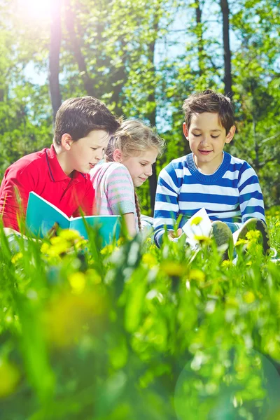 Kids reading outside Stock Photos, Royalty Free Kids reading outside ...