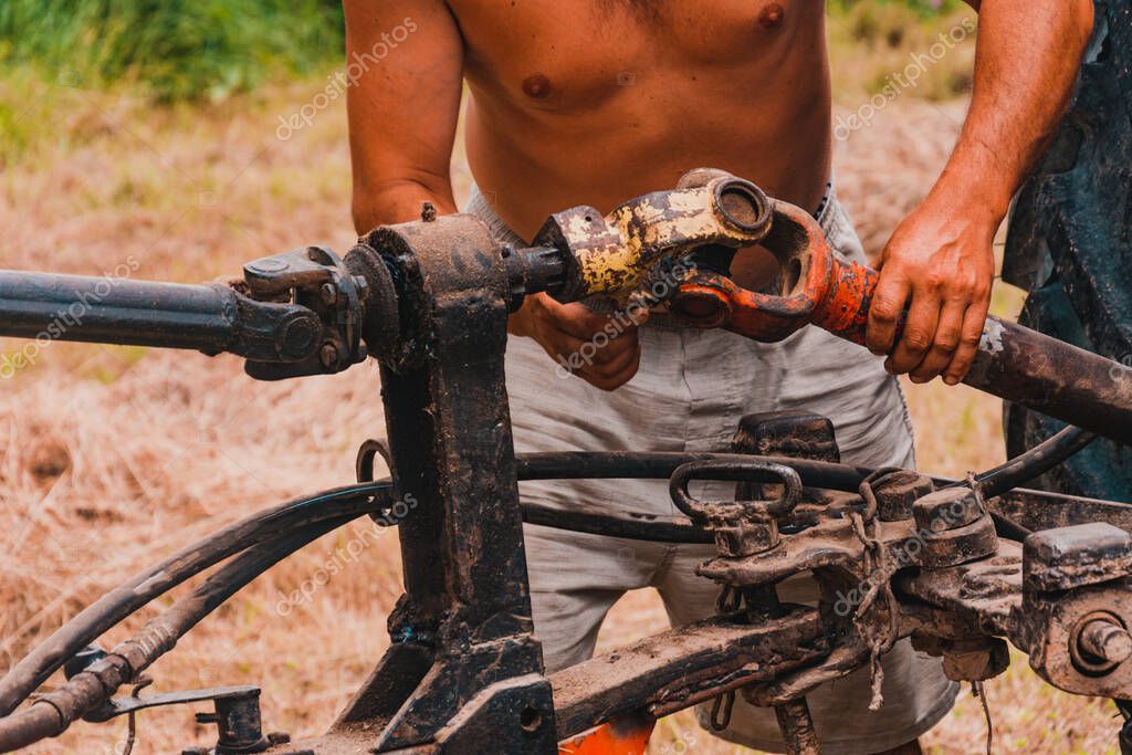 Tractor y eje de cardan para el equipo de acoplamiento, tractor en el ...