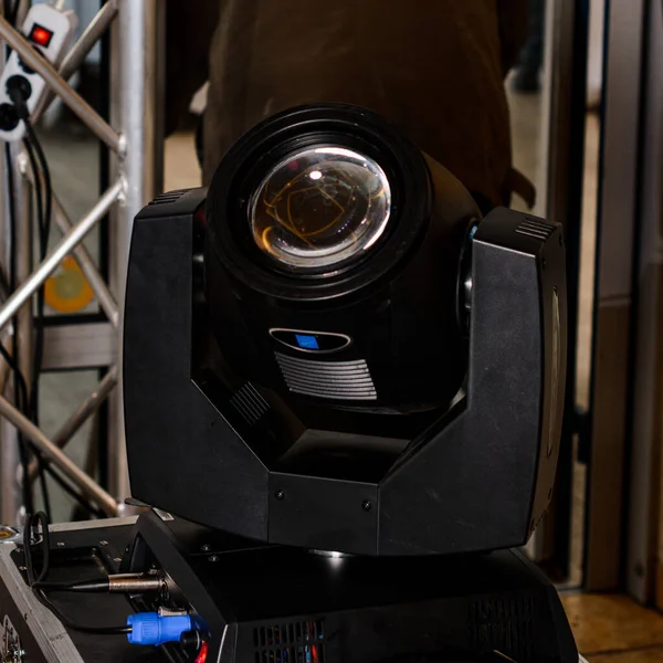 Mover cabeza fotos de stock, imágenes de Mover cabeza sin royalties ...