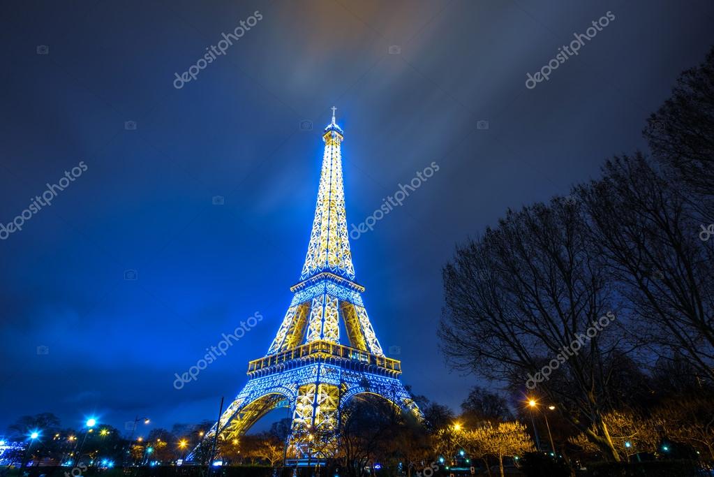 Eiffel Tower brightly illuminated — Stock Editorial Photo ... Eiffel Tower brightly illuminated — Stock Editorial Photo ...