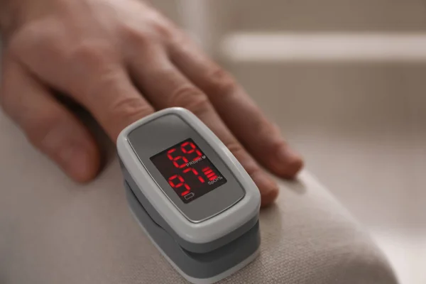 Oxygen level monitor Stock Photos, Royalty Free Oxygen level monitor ...