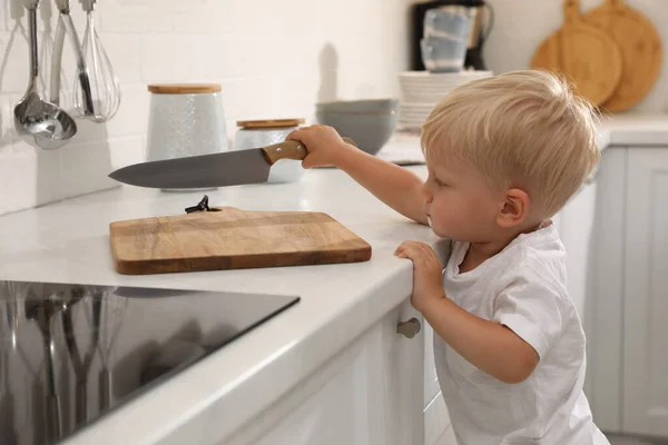 Little Girl Playing Toy Cardboard Kitchen Home — Stock Photo ...