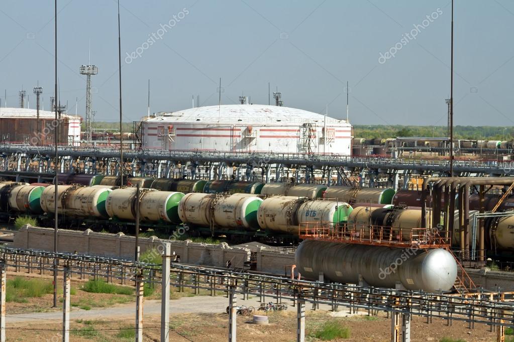 Unloading Rail Tank Cars