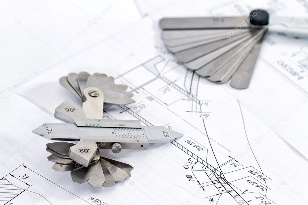 Templates for visual measurement control are on the drawing pipe ...