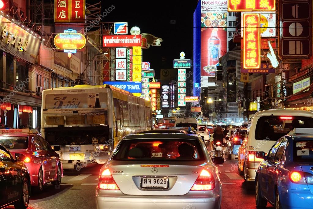 Yaowarat Road Traffic at night — Stock Editorial Photo © ponsulak #111369272