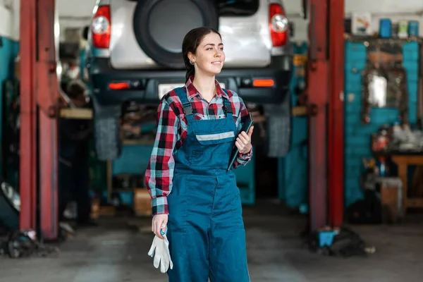 Girl mechanic Stock Photos, Royalty Free Girl mechanic Images ...