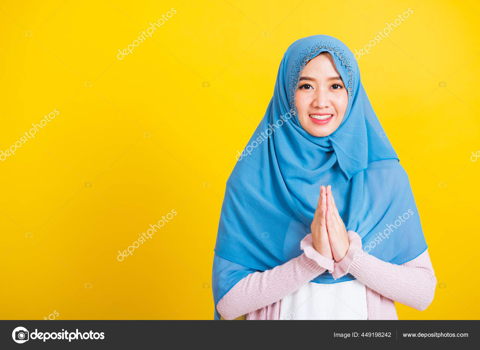 Asian Muslim Arab Portrait Happy Beautiful Young Woman Religious ...