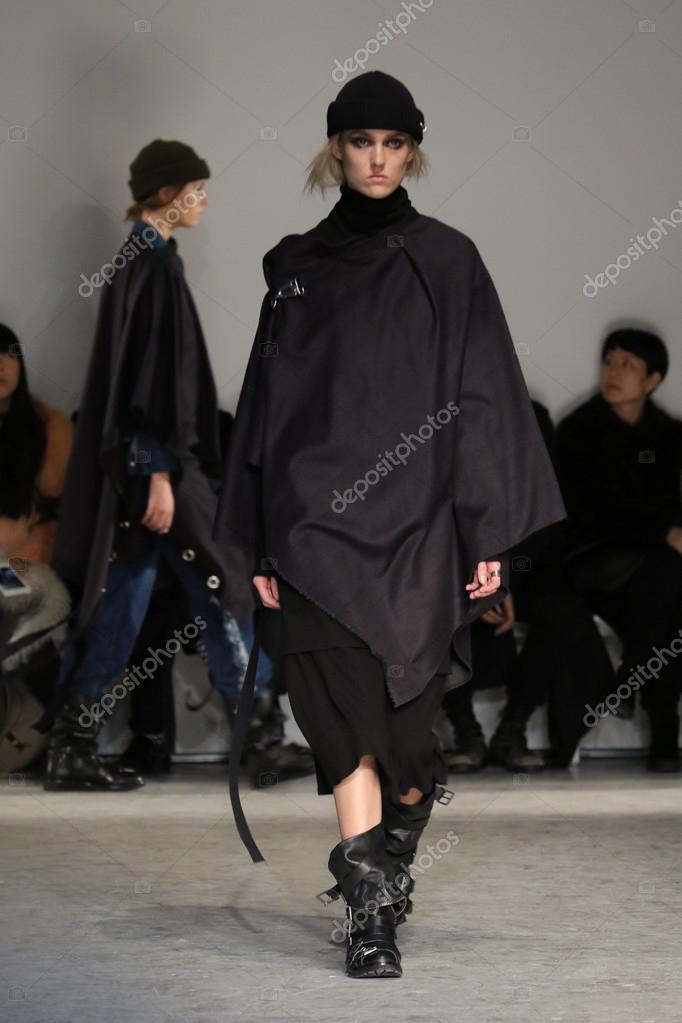 Model wearing Public School Fall 2016 — Stock Editorial Photo ...