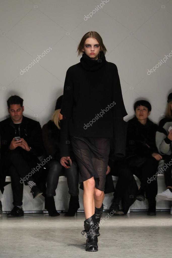 Model wearing Public School Fall 2016 — Stock Editorial Photo ...