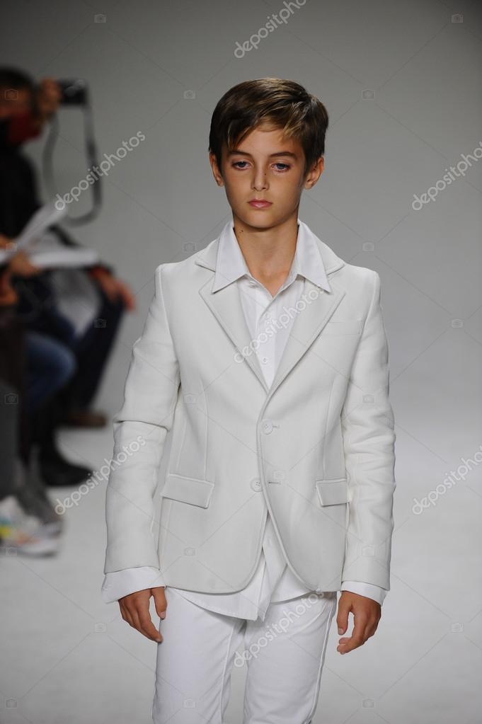 Brando Babini walks the runway during the Bonnie Young preview — Stock ...