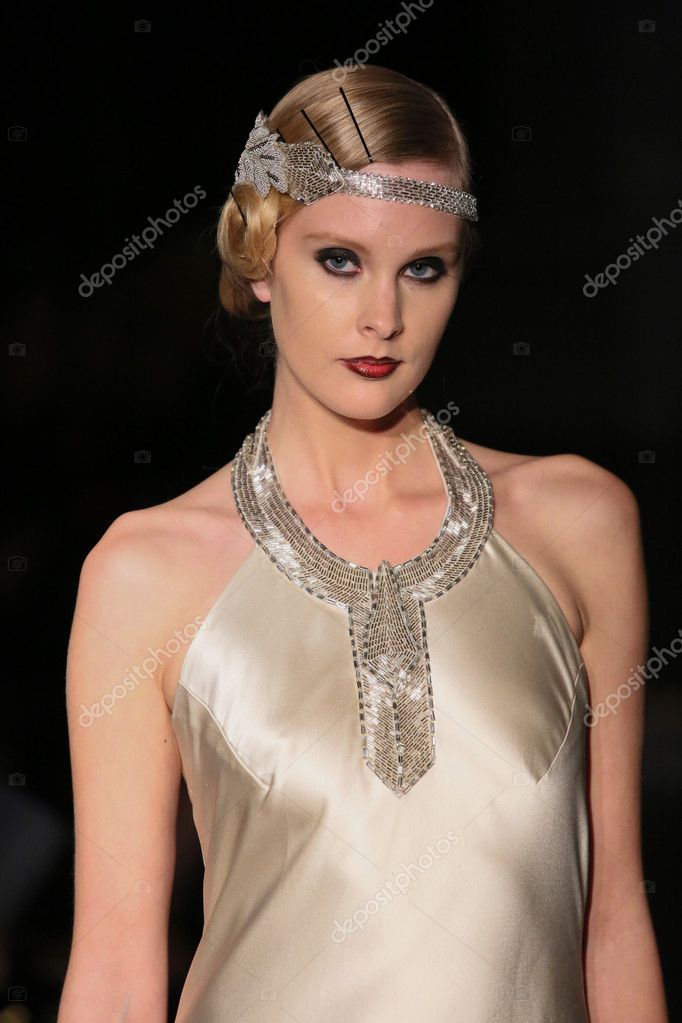 Johanna Johnson runway Show — Stock Editorial Photo © fashionstock ...