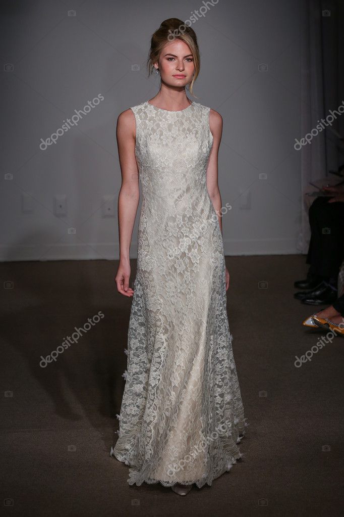 Anna Maier and Ulla-Maija Couture Bridal — Stock Editorial Photo ...