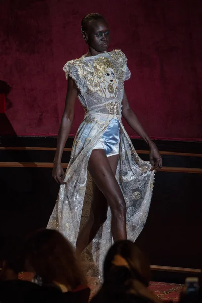 ᐈ Model alek wek stock photos, Royalty Free alek wek images | download ...