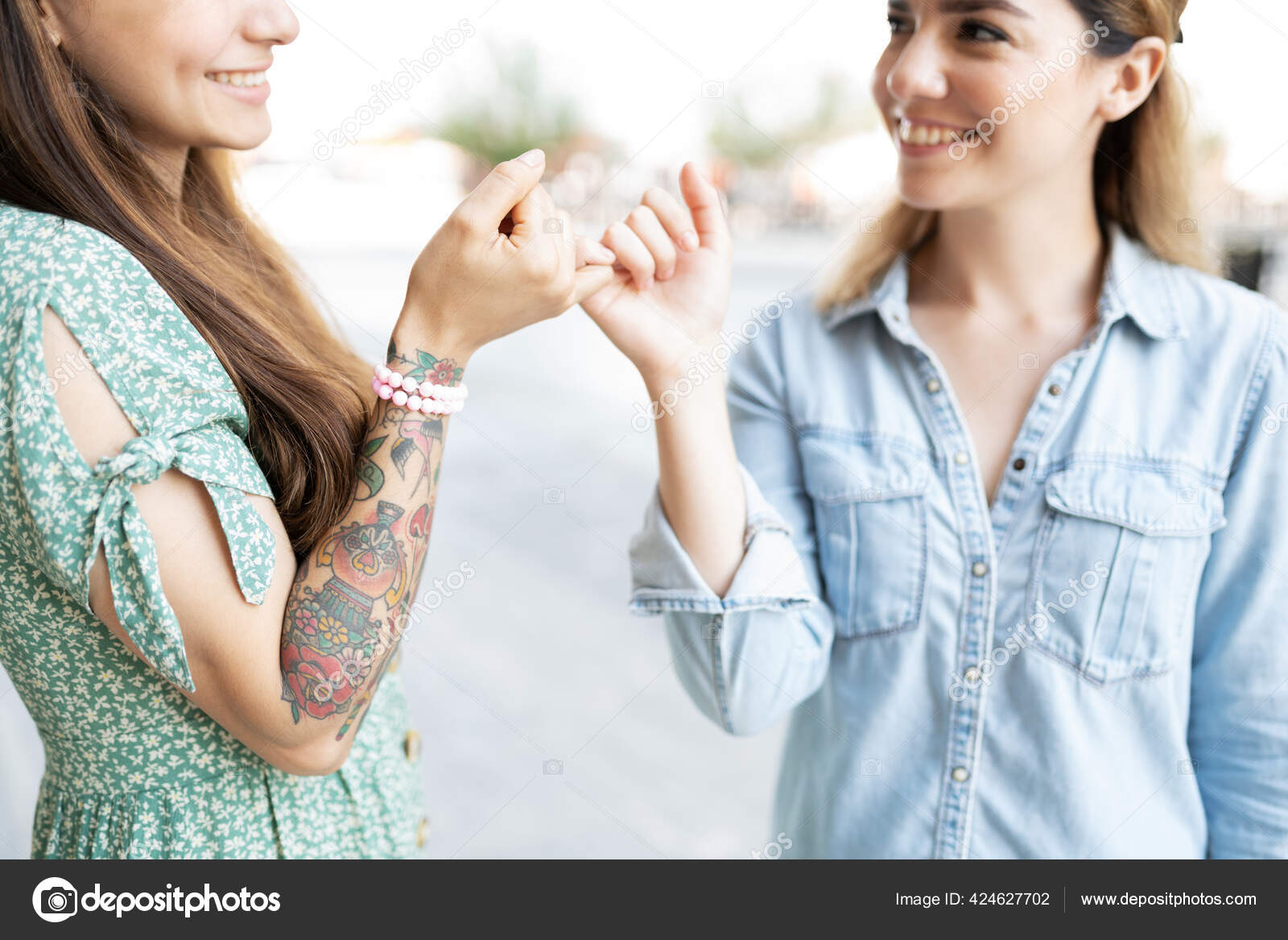 Close Hands Two Young Women Interlocking Fingers Making Pinky Promise ...