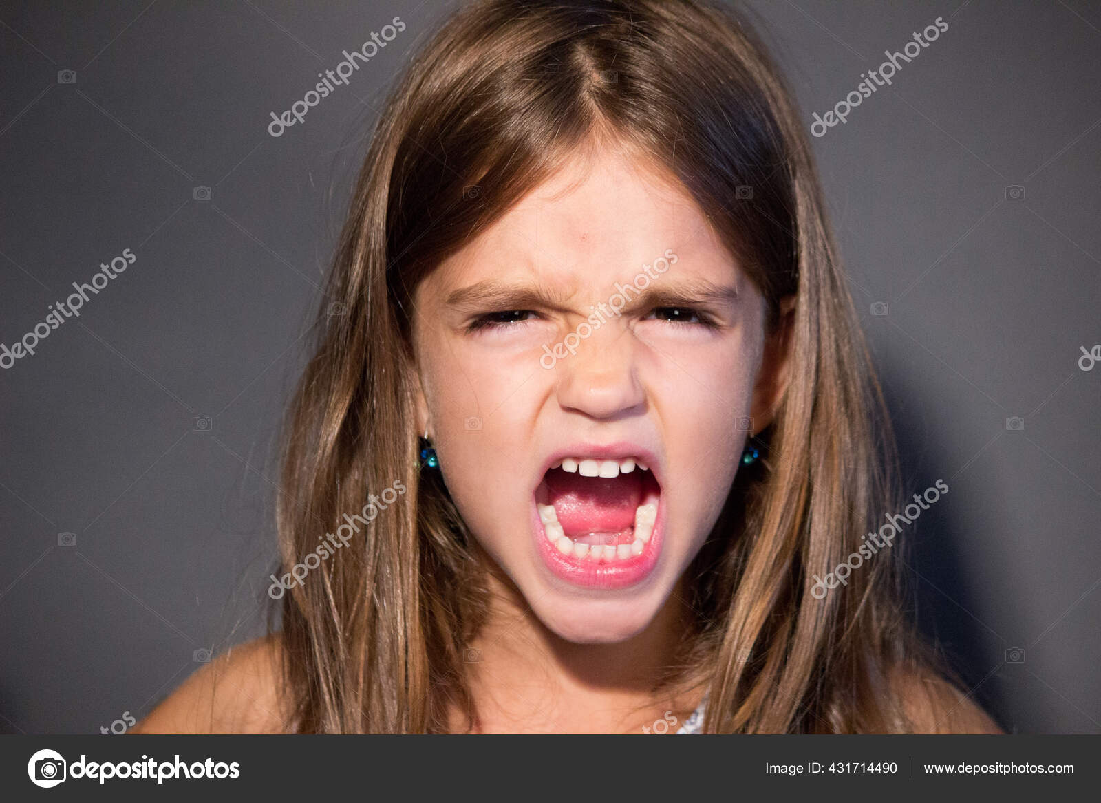 Portrait Angry Girl Screaming Stock Photo by ©mina92 431714490