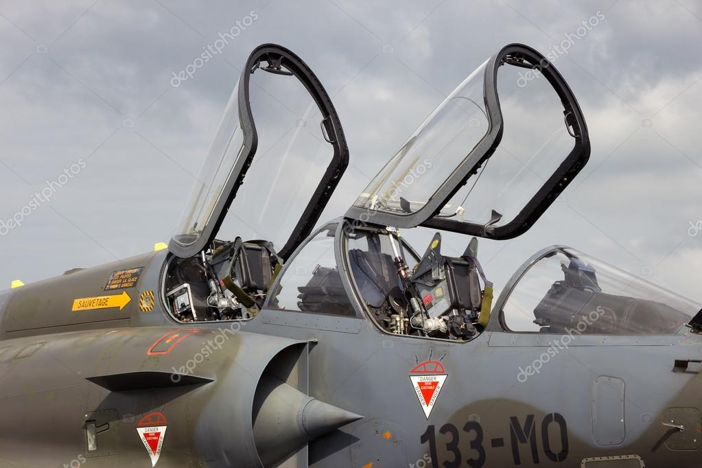 Mirage 2000 cockpit — Stock Editorial Photo © Foto-VDW #71401839