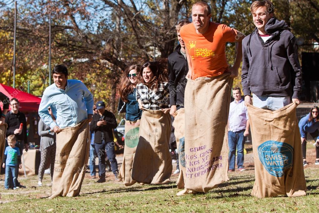 Sack Race Adults | ppgbbe.intranet.biologia.ufrj.br