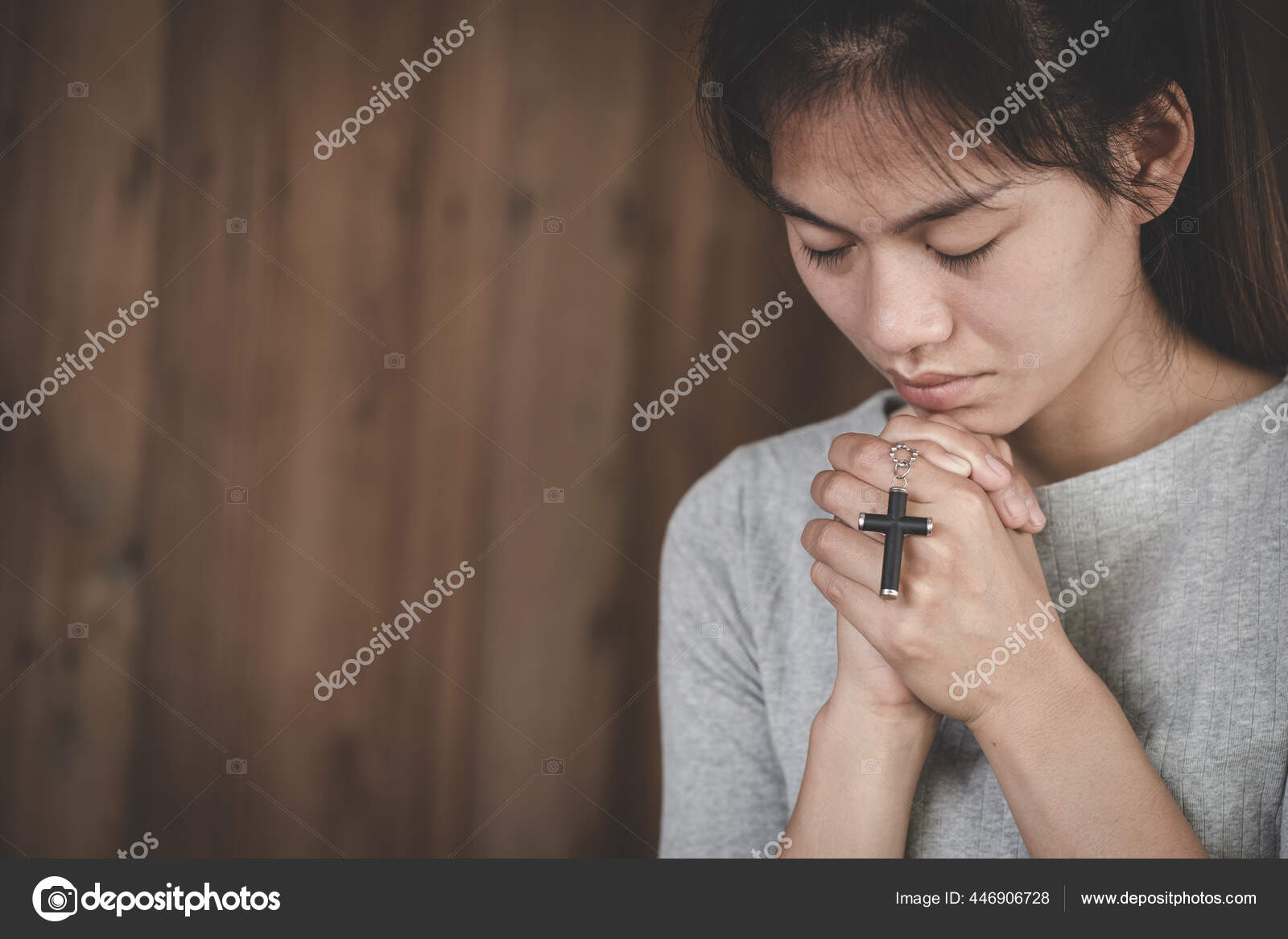Women Pray God Cross Woman Pray God Blessing Wishing Have Stock Photo by ©Tinnakorn 446906728