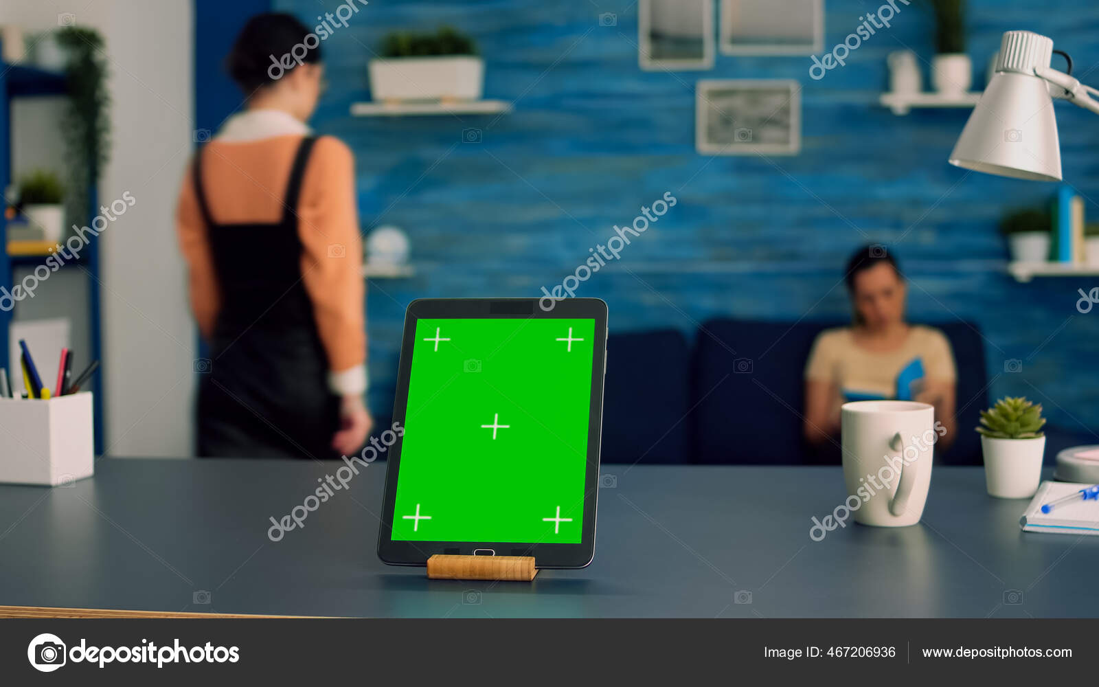 Home studio equipped with tablet computer with mock up green screen chroma key display Stock ...