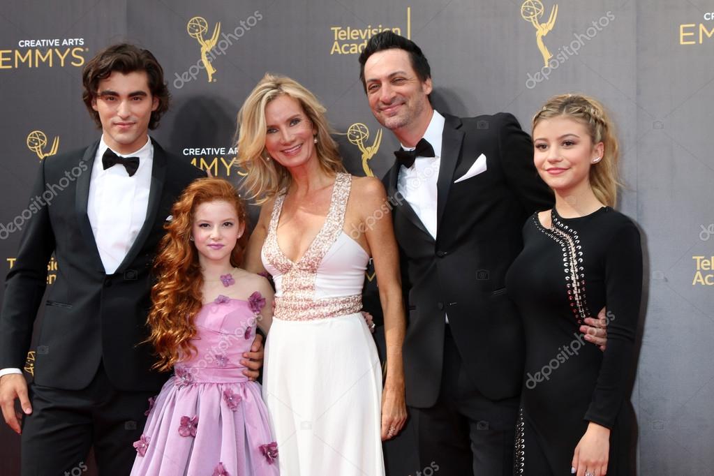 Dog with a Blog Cast, Blake Michael, Francesca Capaldi, Beth Littleford ...