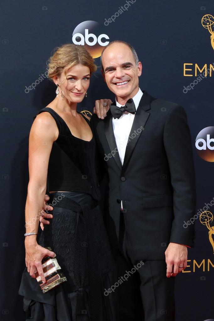 Michael Kelly Actor Married
