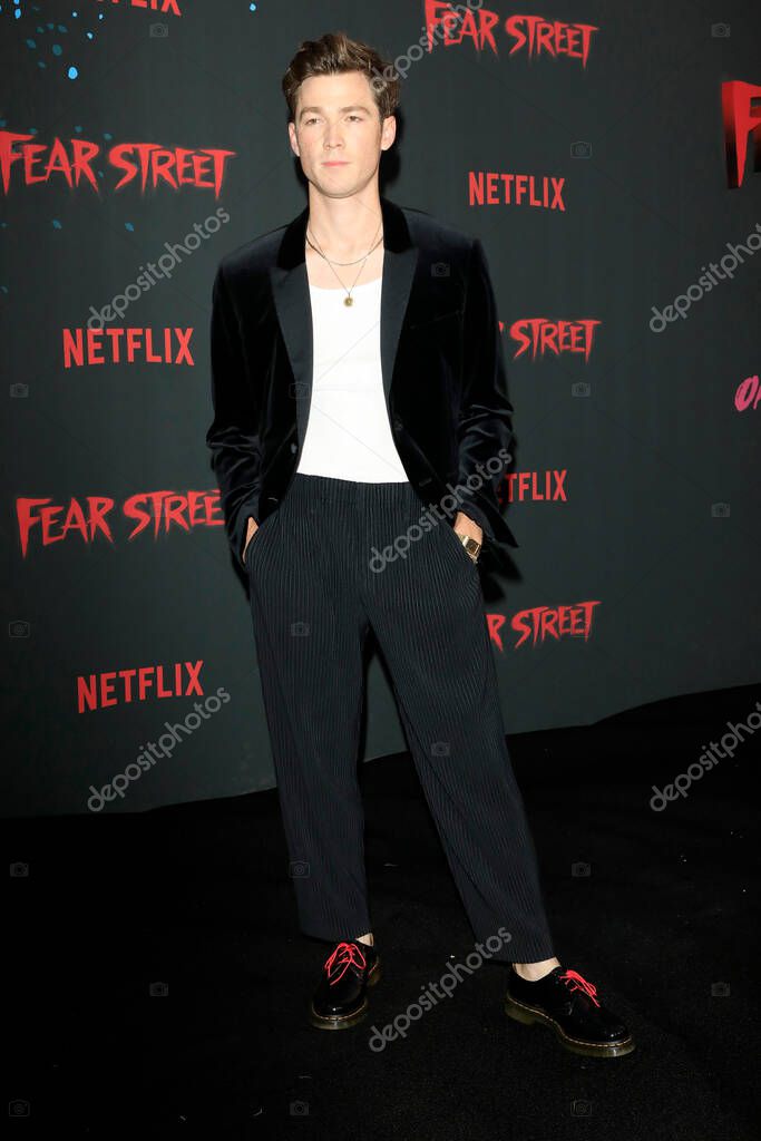 LOS ÁNGELES - 28 DE JUN: Jeremy Ford en el estreno de Netflix Fear ...