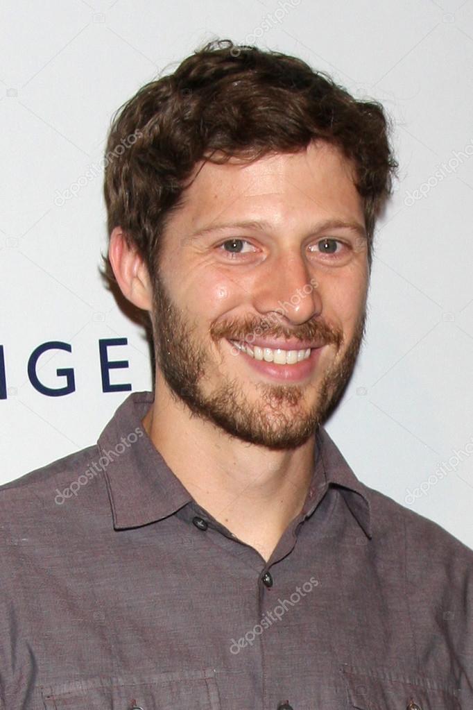 Zach Gilford Beard Zach Gilford’s Facial Swelling #zachgilford