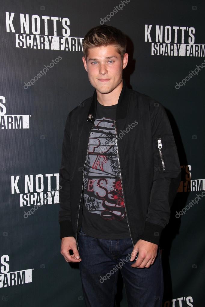 Mason Dye And Dylan Sprayberry